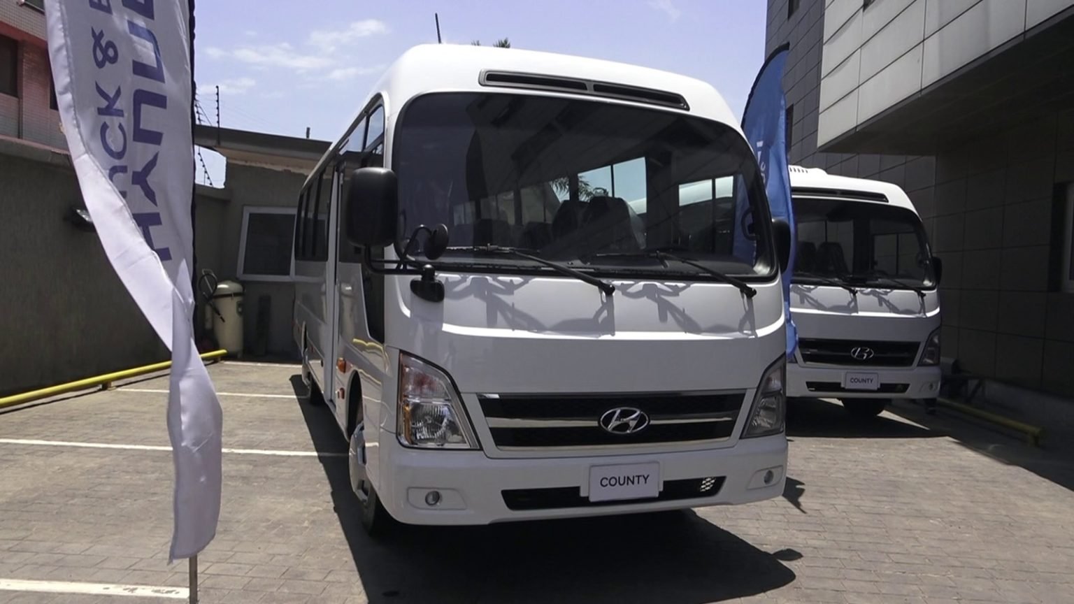 Rana Motors unveils Hyundai Mighty EX8 truck, County New Breeze bus ...